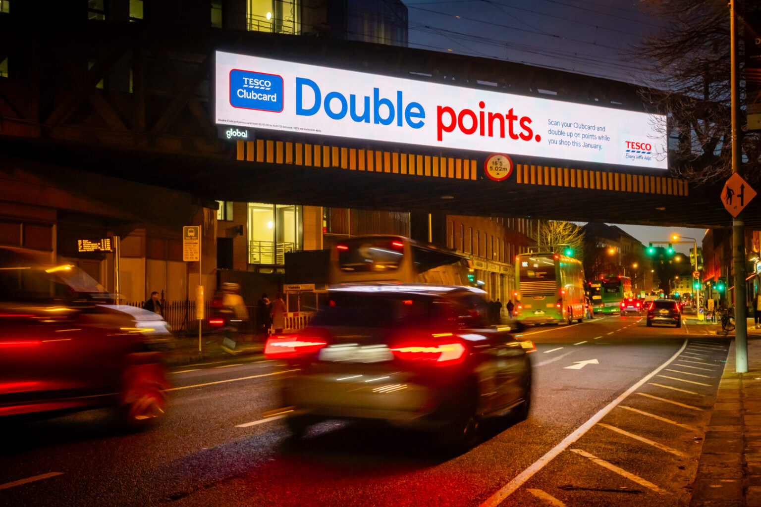 OOH & RETAIL MEDIA: A FULL FUNNEL APPROACH TO SHOPPER MARKETING - Talon